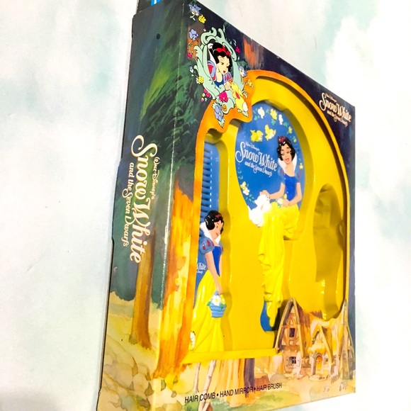 Disney | Accessories | Disney 9s Snow White Hand Mirror Comb Set Wbox ...